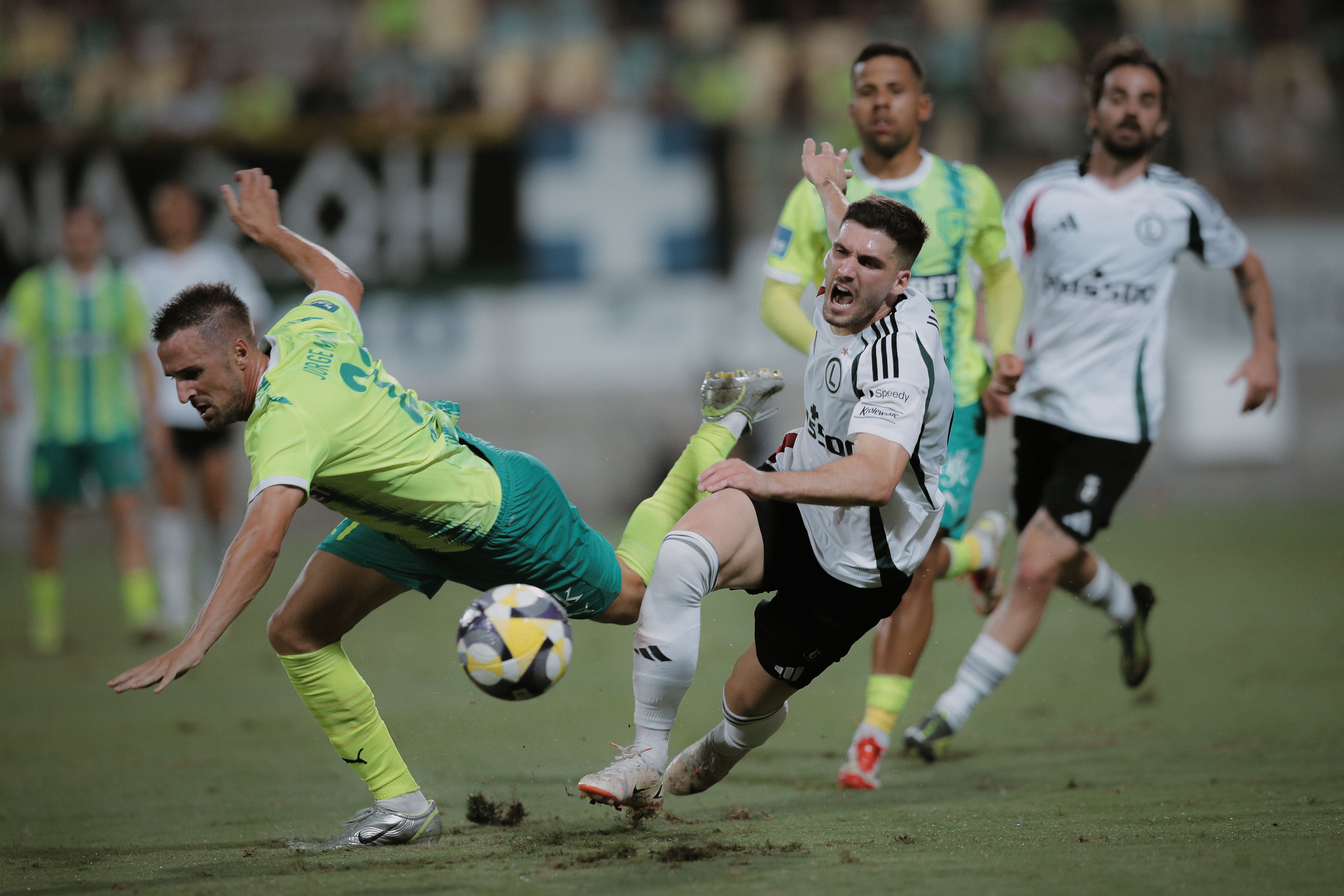 Skrót i gole z meczu AEK Larnaka - Legia Warszawa (4:1). Bolesna porażka na Wyspie Afrodyty ...
